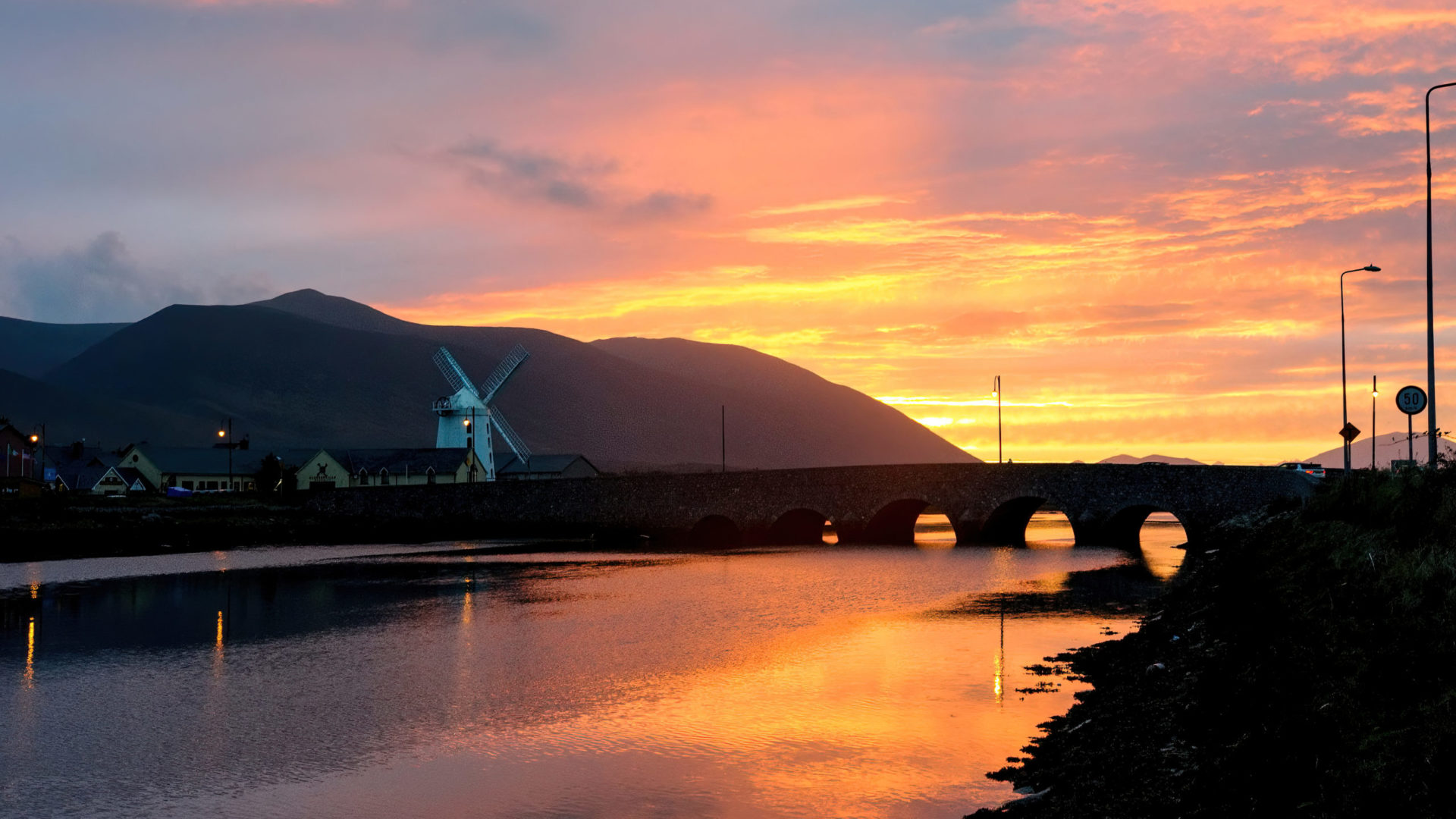 Visit Tralee Town | Things To Do In Tralee | 4* Manor West Hotel